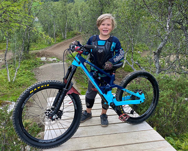 Norway boy Isak and his Tiny Rock 24'' carbon enduro – TINY-ROCK